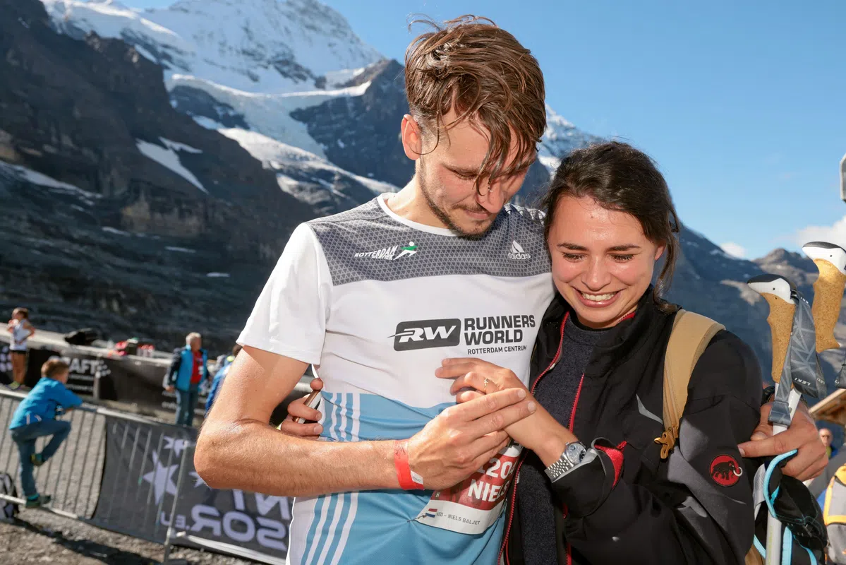 Nederlandse Jungfrau Marathondeelnemer vraagt zijn vriendin ten ...