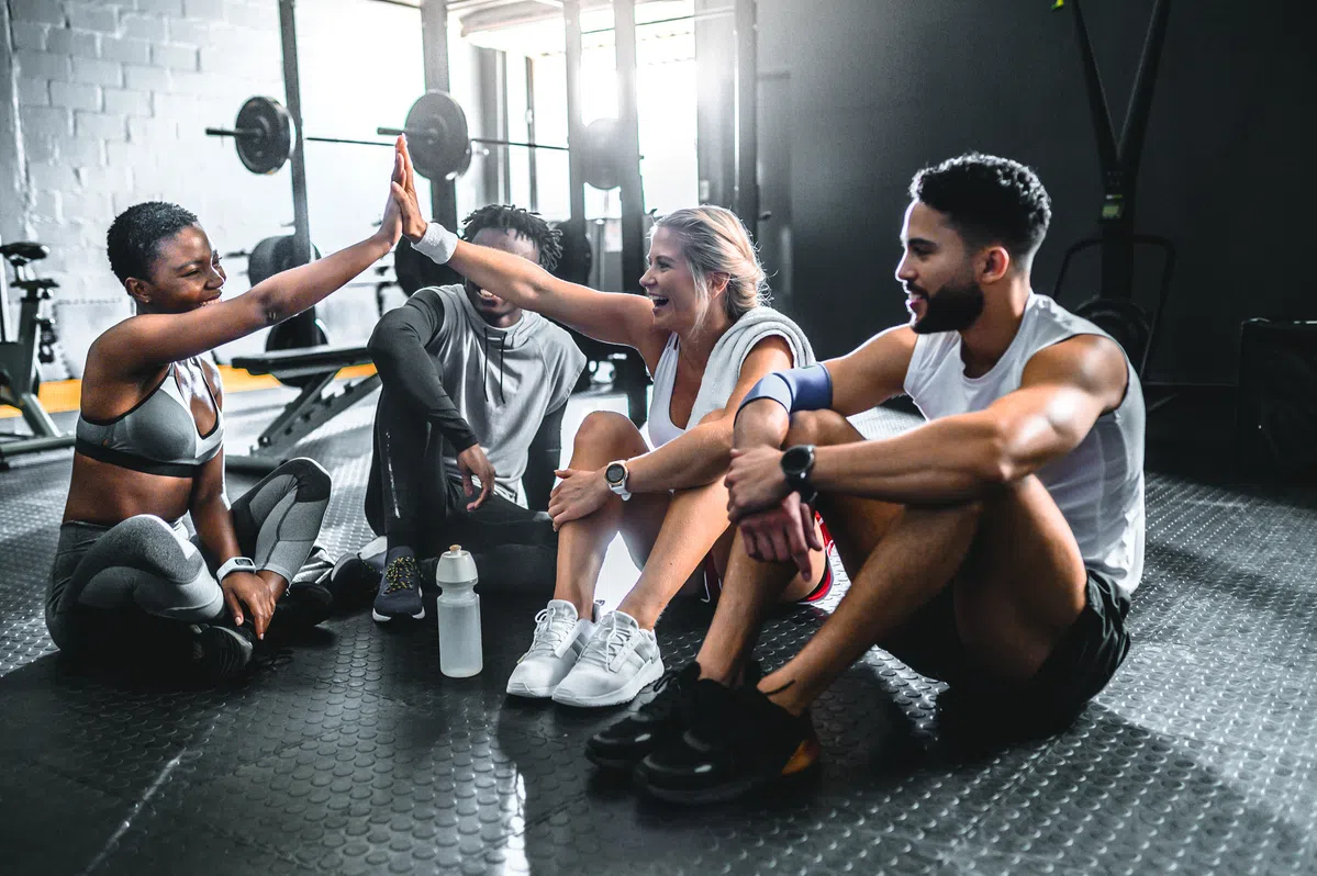 Meedoen aan HYROX als duo of team – hoe werkt dat?