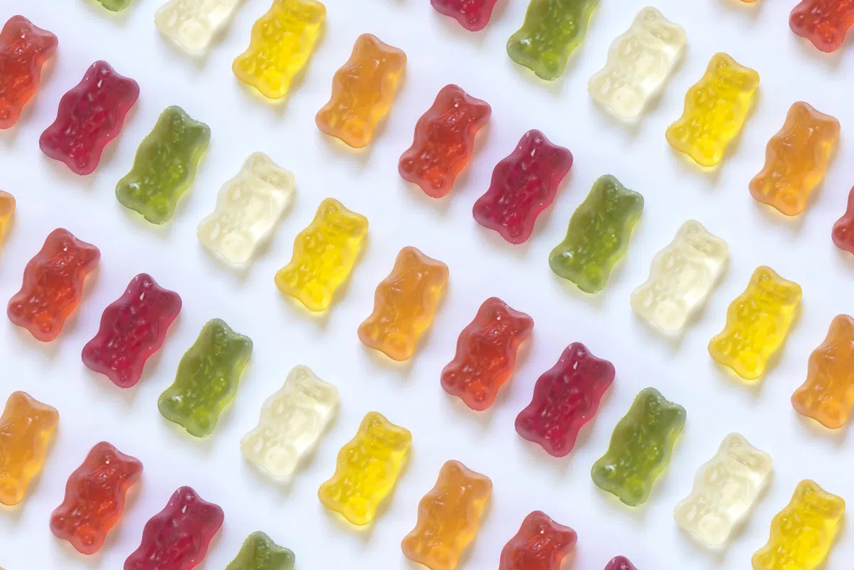 Waarom sommige lopers zweren bij Haribo, chips of cola onderweg